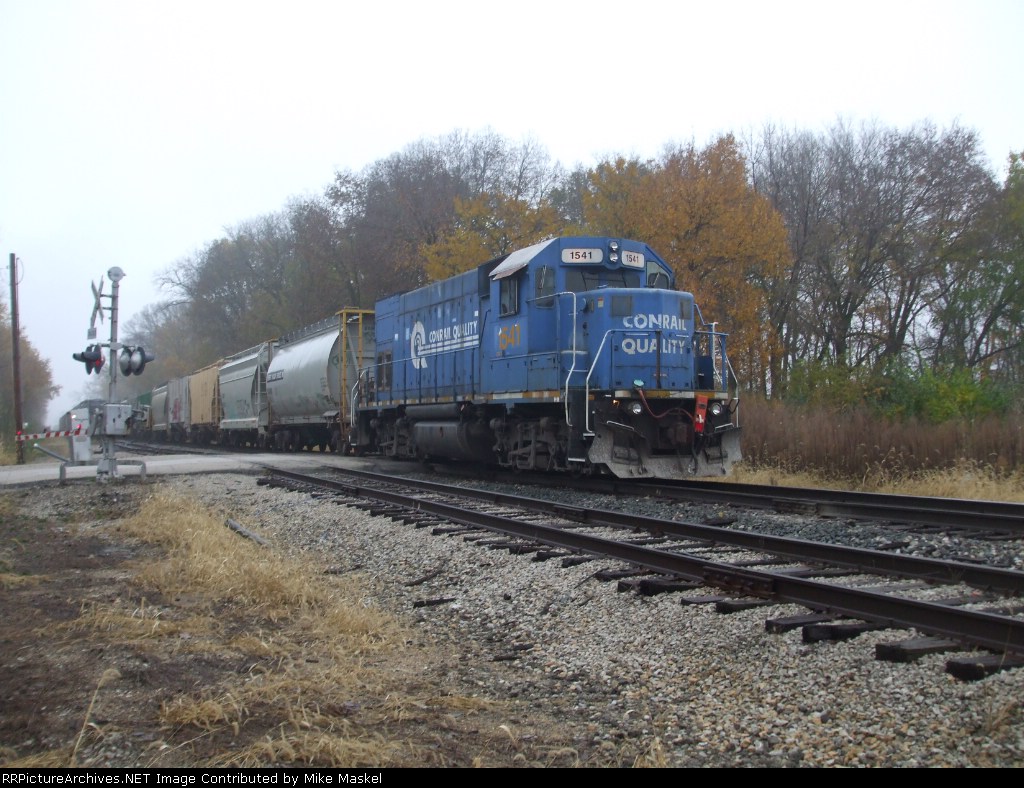 CSX 1541 IN CONRAIL COLORS
